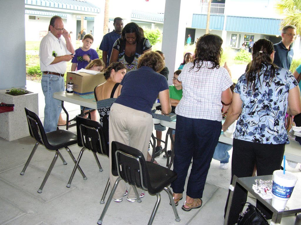 Parents, Students Turn Out For 'Sneak Peek' At Hugo Schmidt Elementary ...