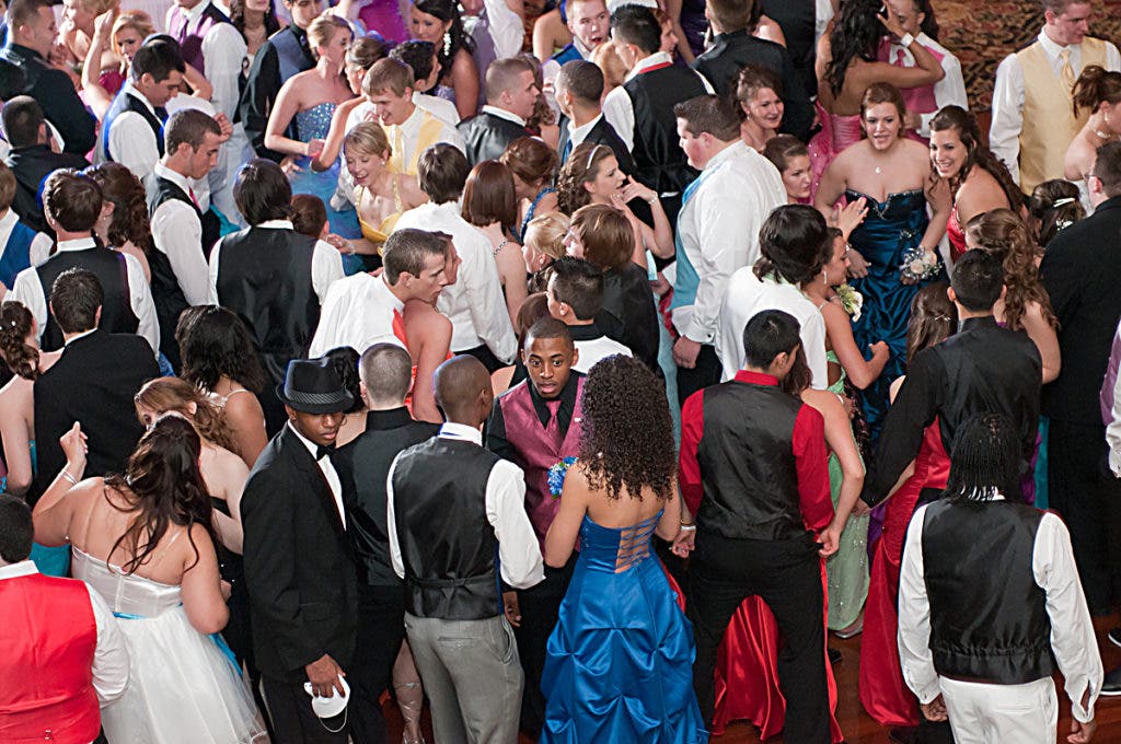 PHOTO GALLERY: Romeoville High School Prom 2011 | Romeoville, IL Patch