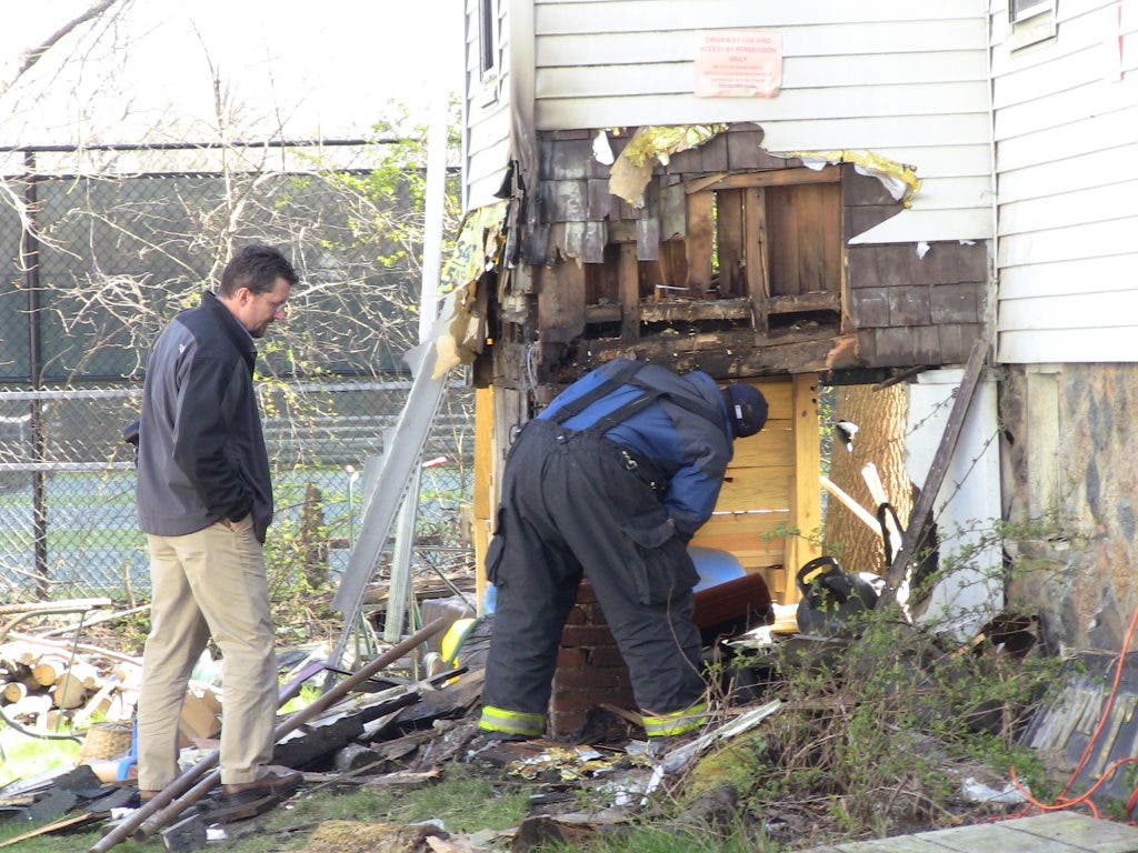 Salem Fire Extinguishes Blaze in Building Next to Greenhouse School ...