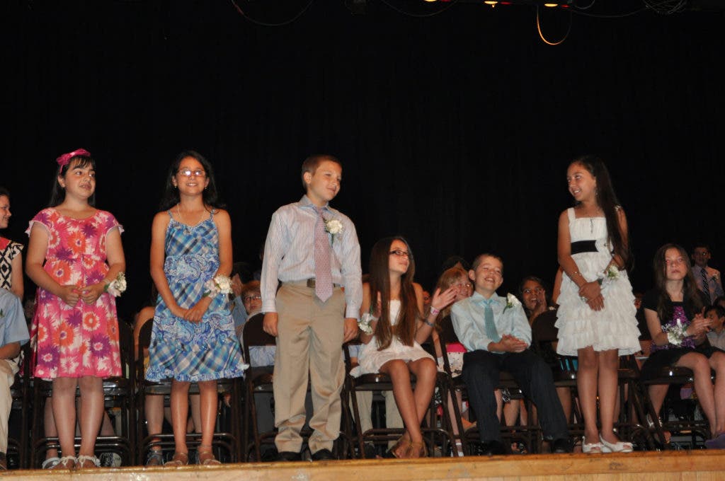 Wantagh Elementary School Students Honored in Moving Up Ceremony ...