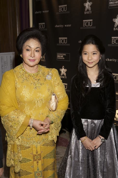 Student Presents Artwork to Malaysia's First Lady | Livingston, NJ Patch