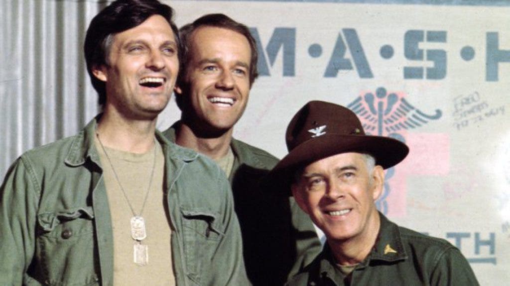 Mike Farrell’s Christmas Eve Tribute to Harry Morgan: A Bond That Lasts ...