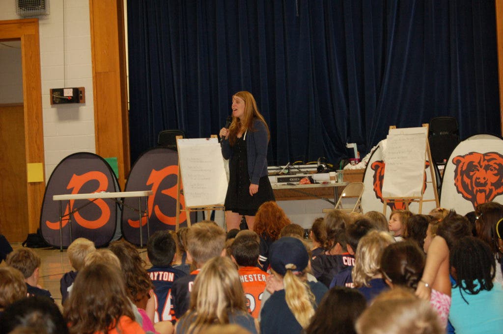 Chicago Bears Mascot Visits Highland Elementary School | Downers Grove ...
