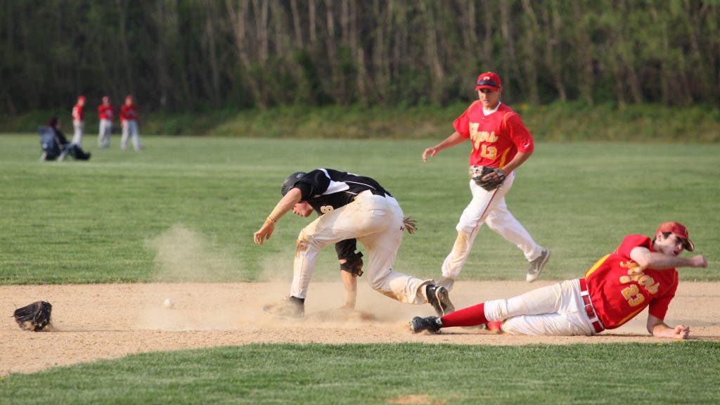 Chaminade Stifles St. Anthony's Baseball 6-4 | Mineola, NY Patch