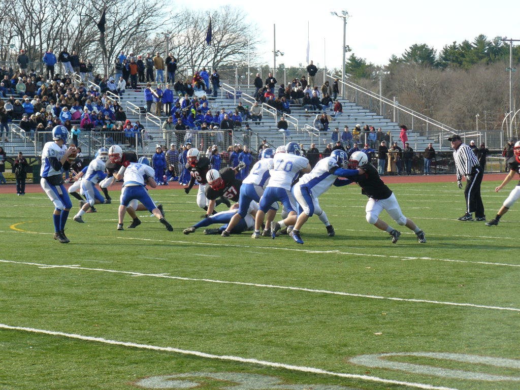 PHOTOS: Stoneham Football Falls to Reading in Thanksgiving Day Game ...