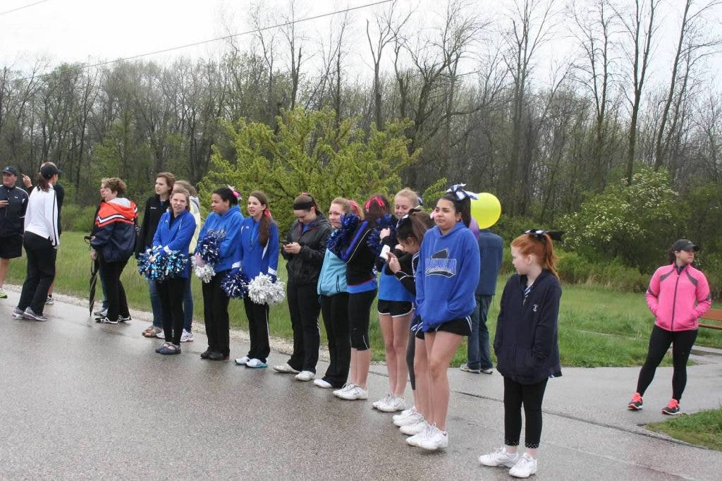 Hillside Hawk Walk Lives on in Successful 'Run For The Hills ...