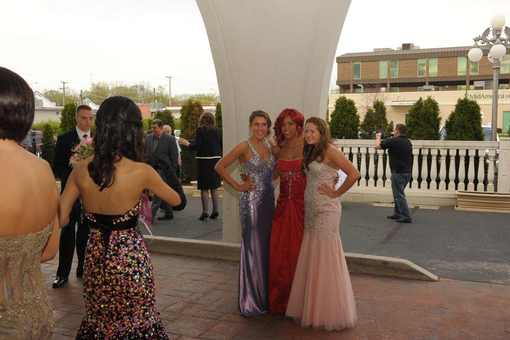 The Bold and the Beautiful of Lincoln-Way West Celebrate Prom | New ...