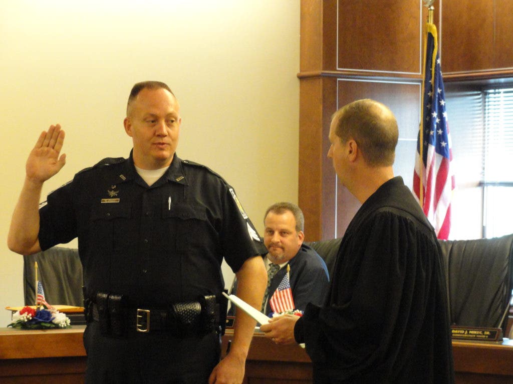 Judge Swears in New Ross Police Sgts. Matthew Grubb and David Eckels ...