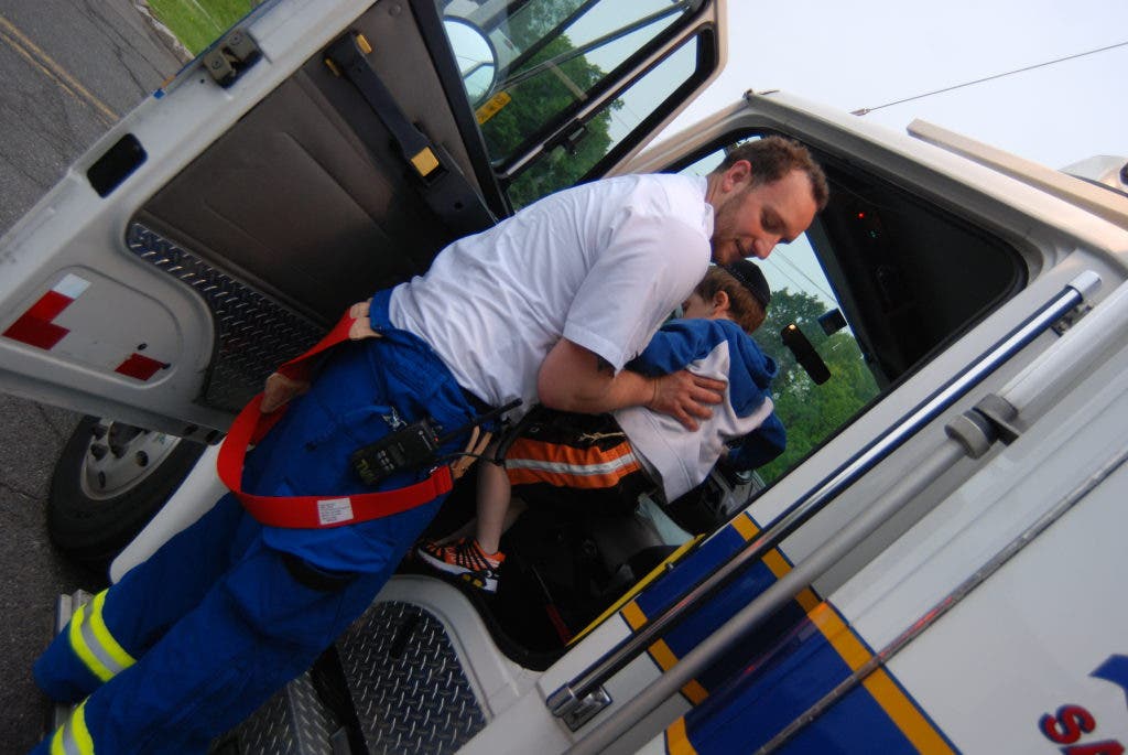 VIDEO: Ambulance Corps, Fire Dept. Demonstrate Crash Rescue | Teaneck ...