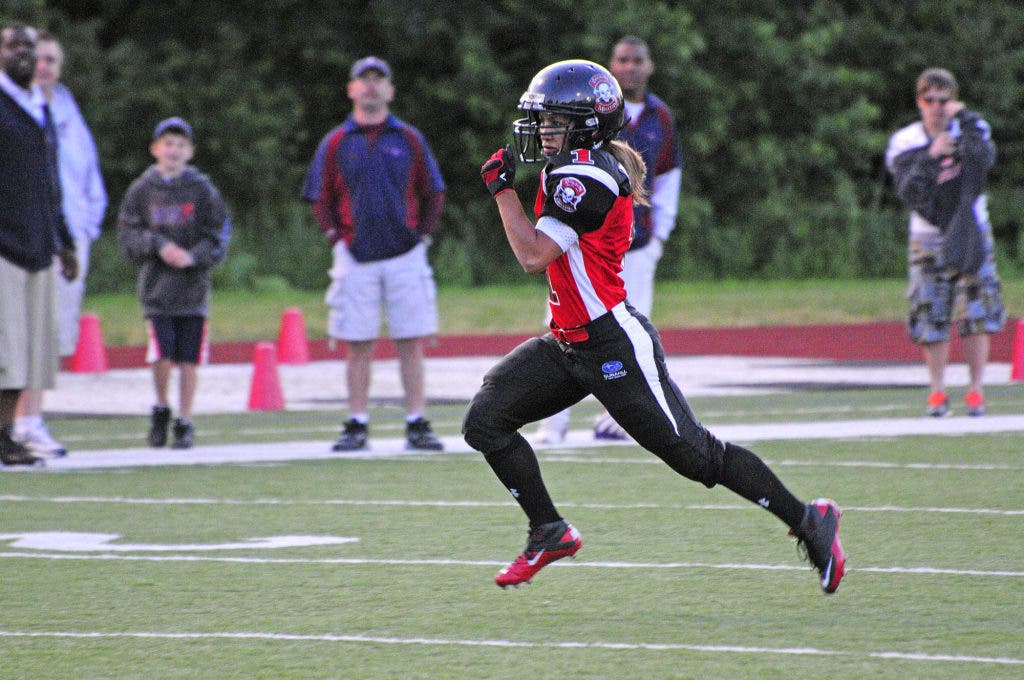 Wakefield Athlete Headed to Women's Football Super Bowl | Wakefield, MA ...