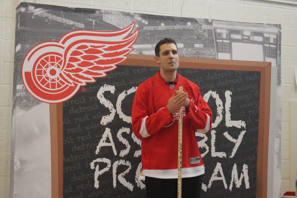Former Red Wing Jiri Fischer Delivers Healthy Message to Local Students ...