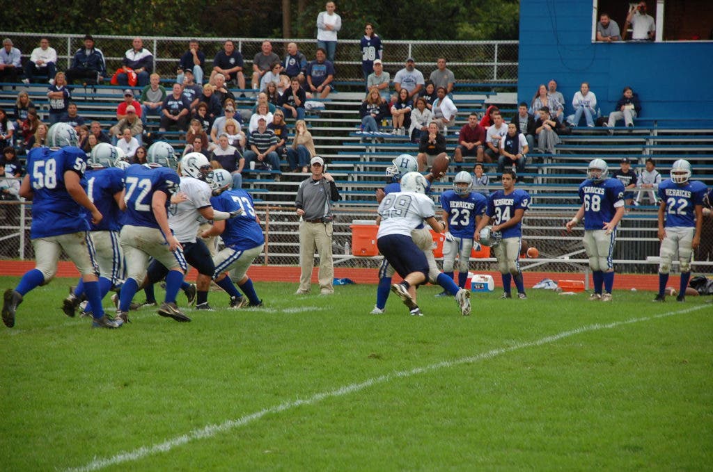 New Hyde Park Football Beats Herricks, 42-12 | New Hyde Park, NY Patch