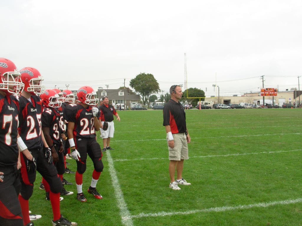 Mineola Football Coach Still Going Strong After 25 Years | Mineola, NY ...