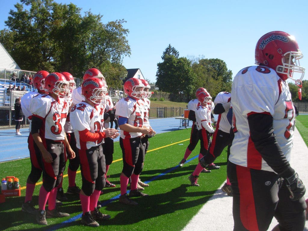Mineola Football Trounces Malverne to Improve to 4-2 | Mineola, NY Patch