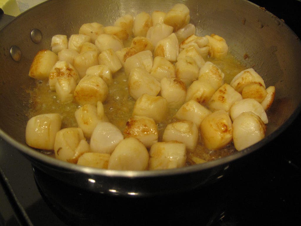 Thanksgiving Recipe: Scallops Can Come To the Table Too | East Hampton ...
