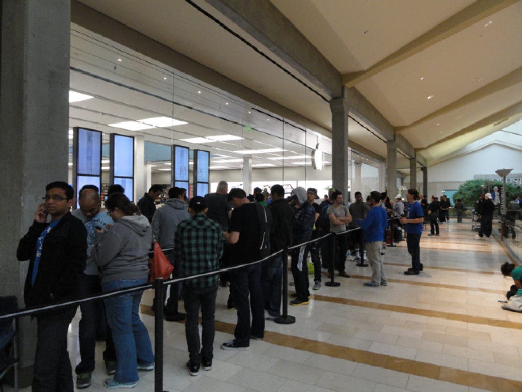 Lining Up for the iPhone 5 at Bellevue Square Apple Store? Share Your ...