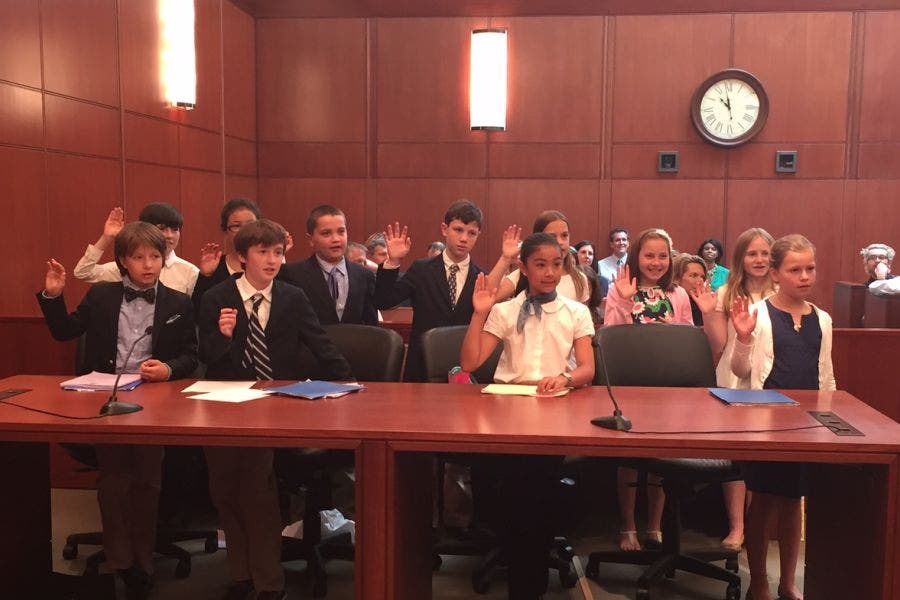 Colonial fifth graders argue mock Supreme Court case in real federal ...