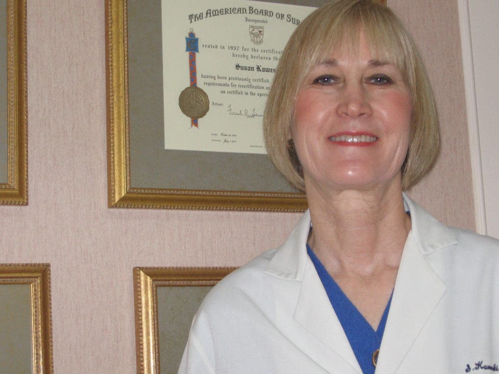 Plastic Surgeon Forges a Bond with Patients That Lasts a Lifetime | La ...