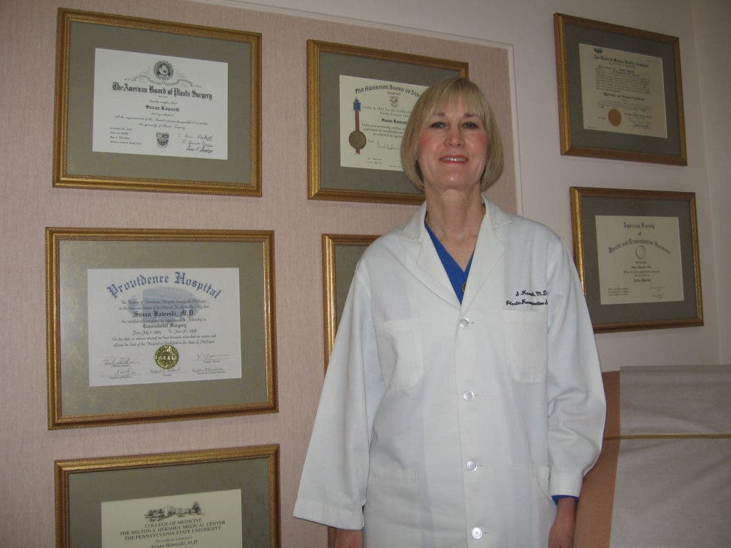Plastic Surgeon Forges a Bond with Patients That Lasts a Lifetime | La ...