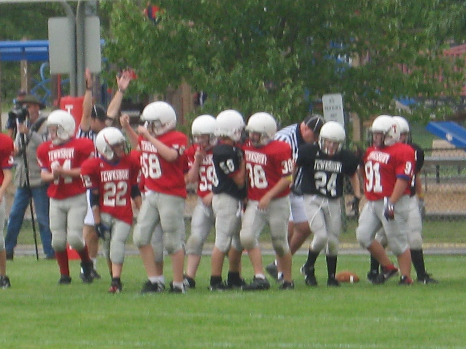 Tewksbury Youth Football Kicks Off On High Note | Tewksbury, MA Patch