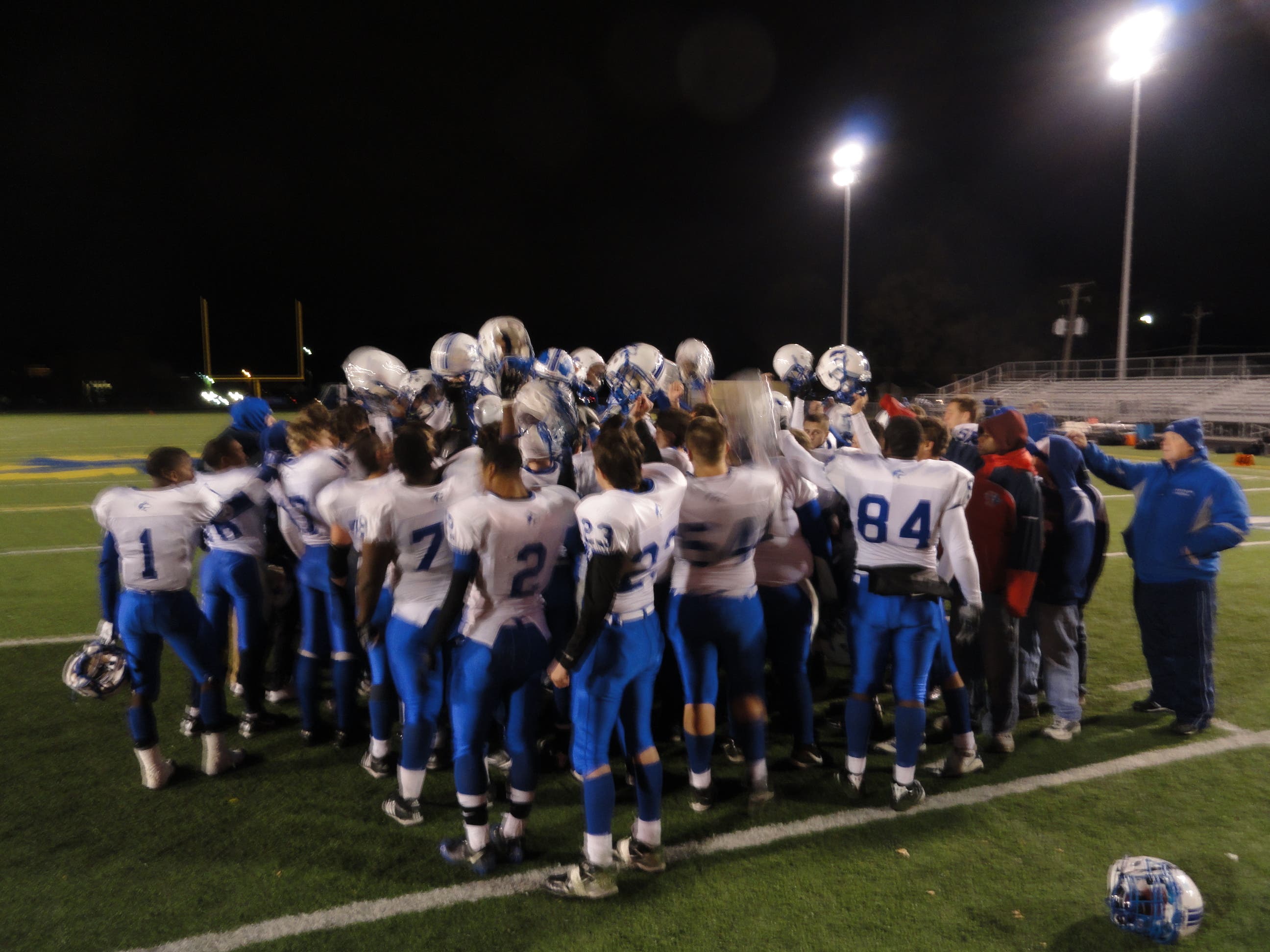 Lakeview Overpowered by De La Salle in Football Playoff | St. Clair ...