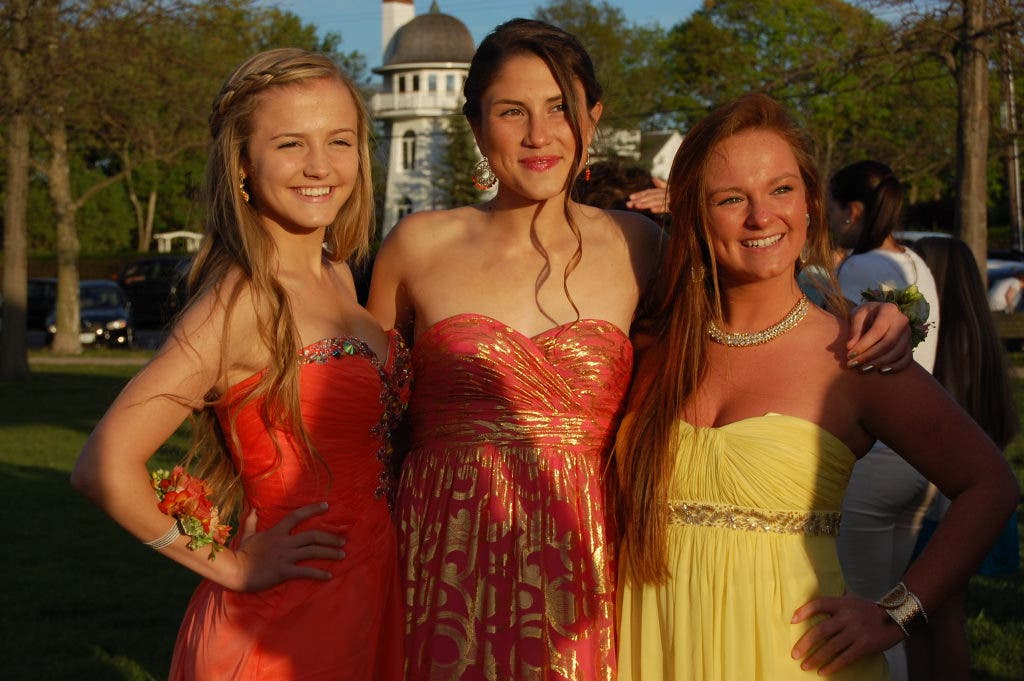 IN PHOTOS: MHS Junior Prom Celebrates What It Is To Be Young ...