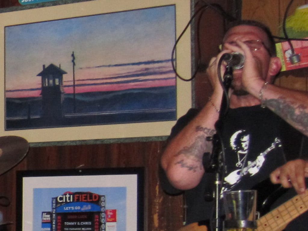 Rockin' Paradise: Lindenhurst Trio Perform in West Islip | Lindenhurst ...