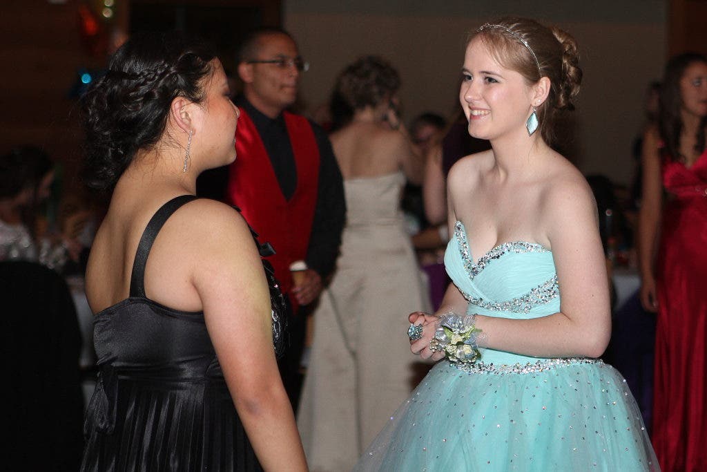 PHOTOS (UPDATED): Columbia Heights High School Prom-goers Do It Up ...