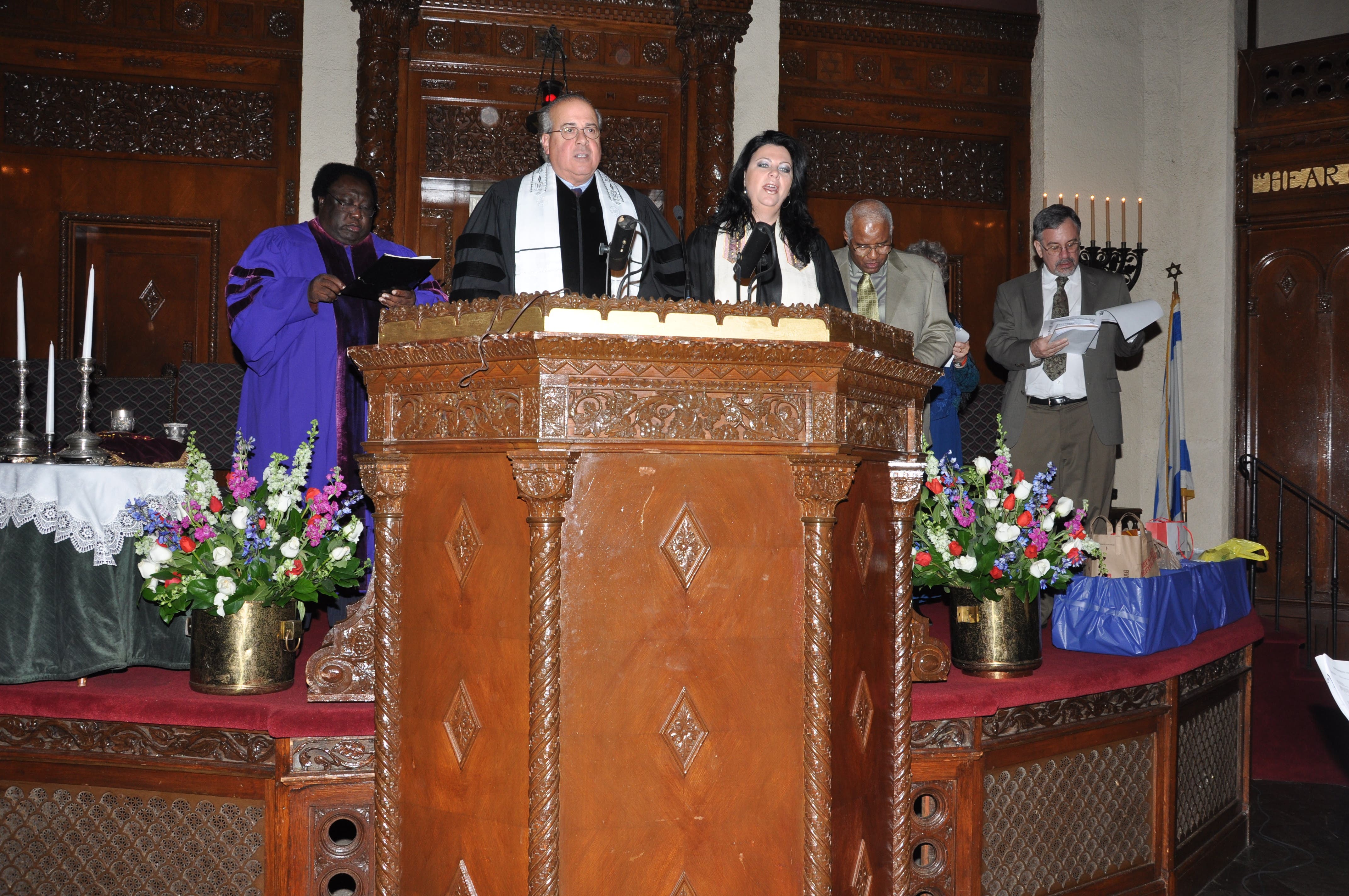 Temple and Church Hold Interfaith Service to Promote Unity | Five Towns ...