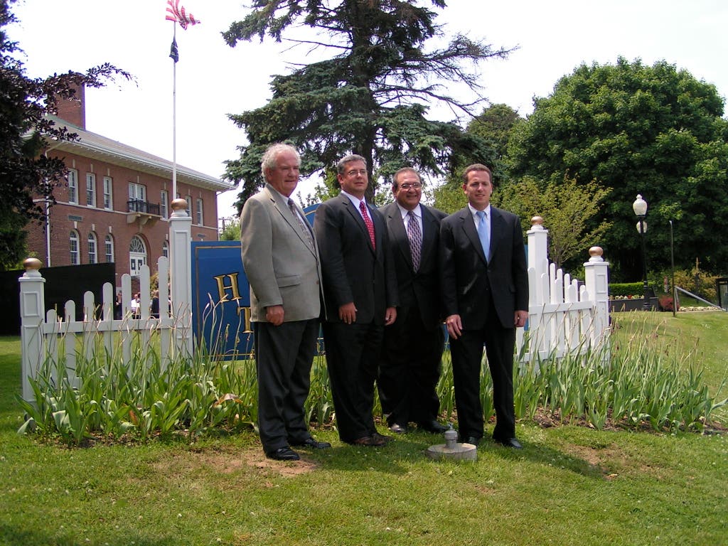 Group Protests Part-Time Town Job for Ex-Councilman Besen | Huntington ...