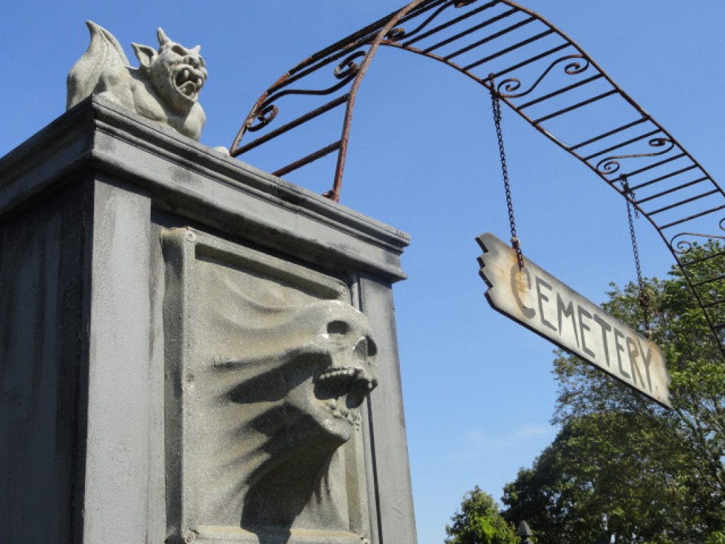 PHOTOS: Wading River Haunted House Gets Ready for Opening Night ...