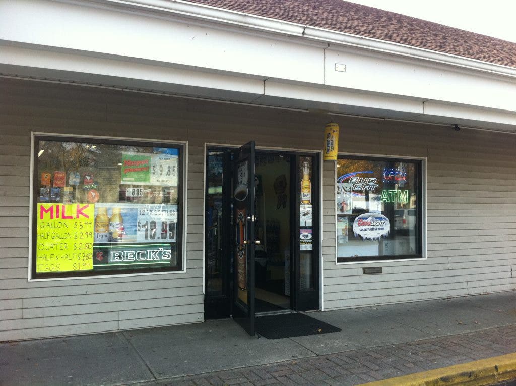 Two Men Rob Grocery Store With Shotgun, Police Searching for Suspects ...