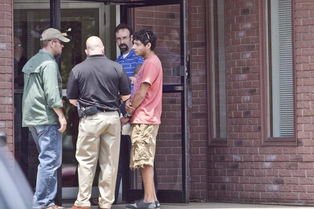 FBI and IRS at Carabetta Office Building on Center and Pratt Streets ...
