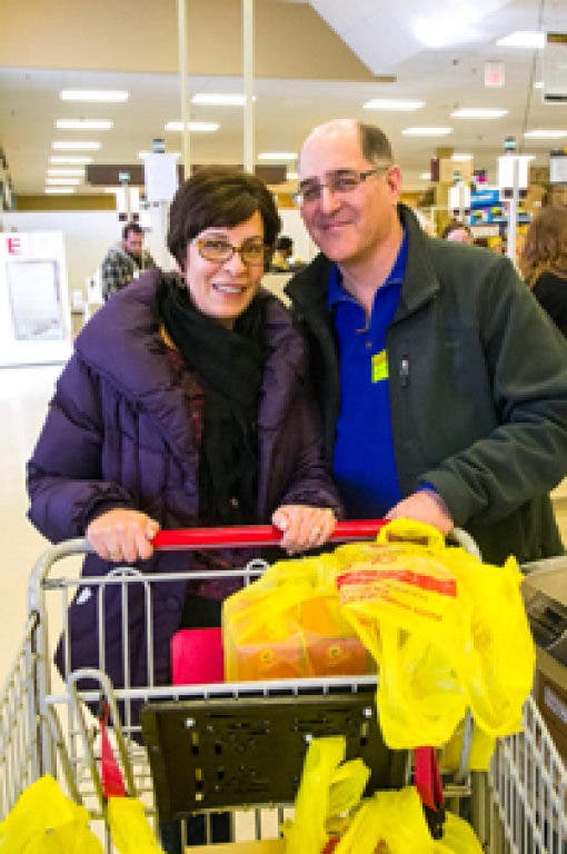 [PHOTOS] 125 People Storm Clark ShopRite For 'Foodraiser' | Clark, NJ Patch