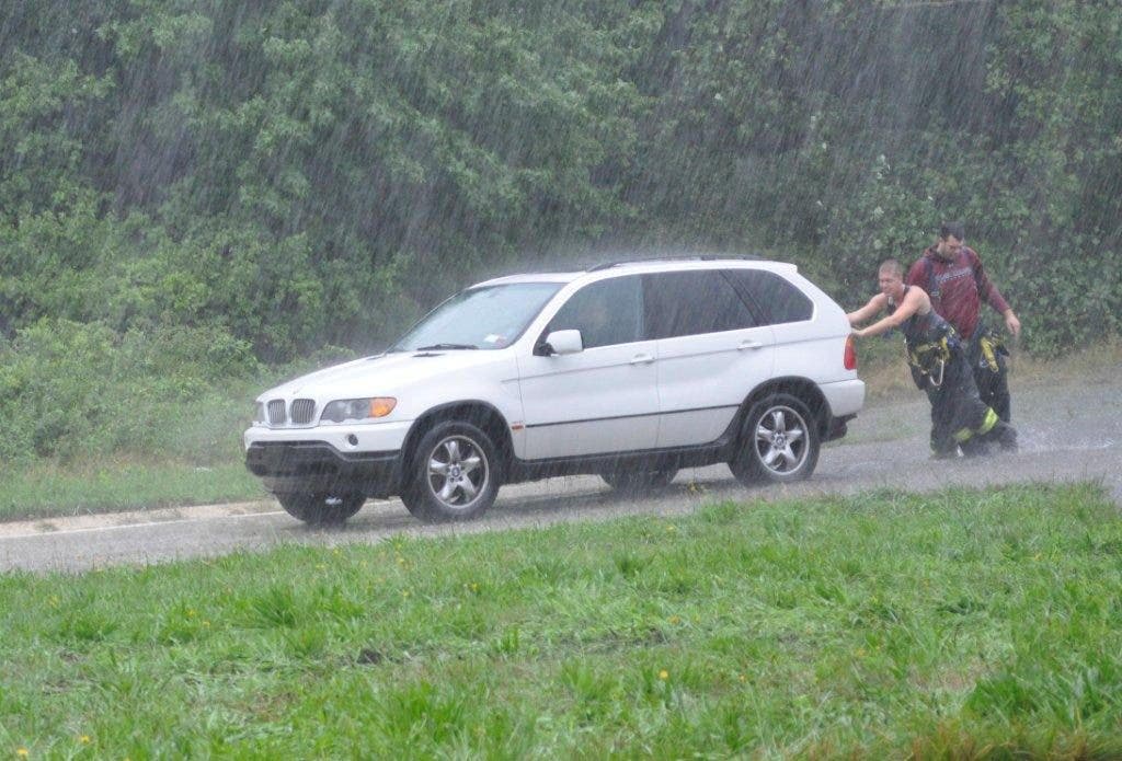 Vehicles Trapped in Flood Waters on Meadowbrook Parkway | Merrick, NY Patch