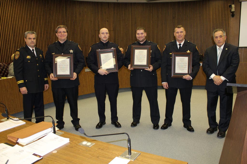 Des Plaines Police Issue Commendations | Des Plaines, IL Patch
