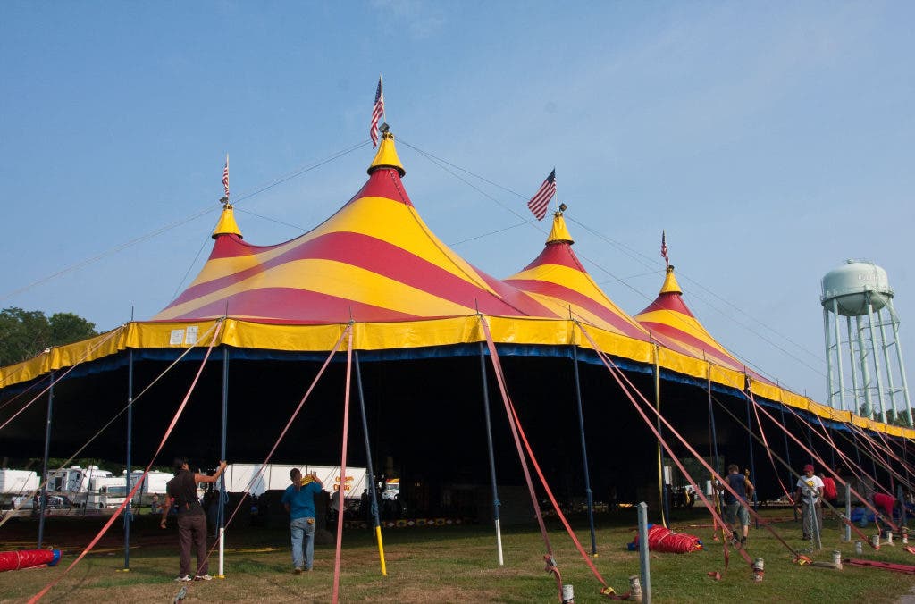 Cole Bros. Bigtop Goes Up Early in Greenport | North Fork, NY Patch