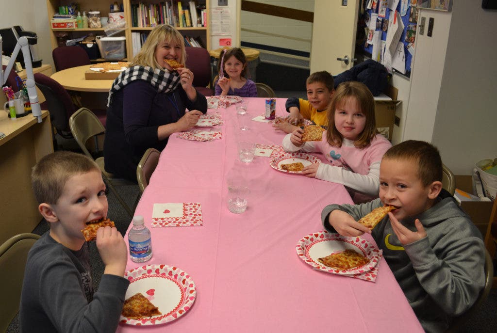 Park School Students Enjoy Pizza with the Principal | Orland Park, IL Patch