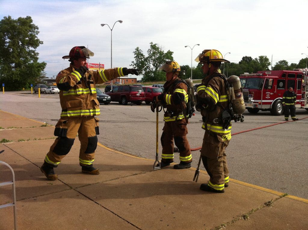 St. Charles County Fire Fighters, Paramedics Train For Earthquake | St ...