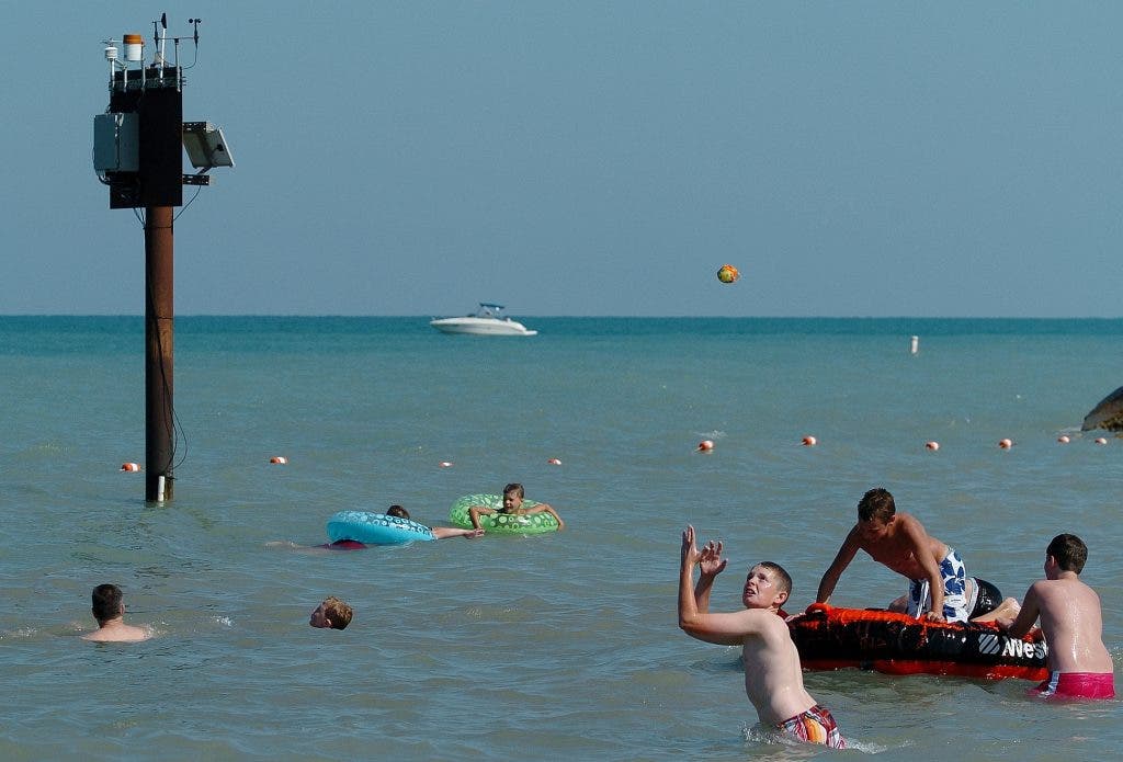 Gallery: Lake Forest Beach Bash ball for all | Lake Forest, IL Patch