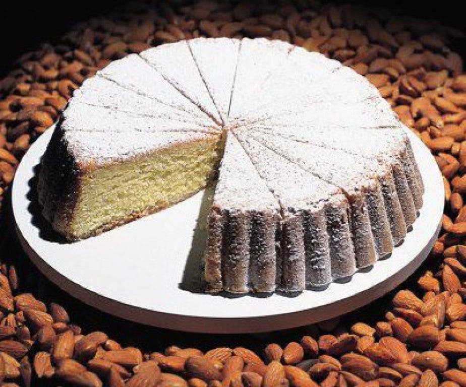 David and Vivie Glass' South Windsor Cake Store to Close in 2 Weeks ...