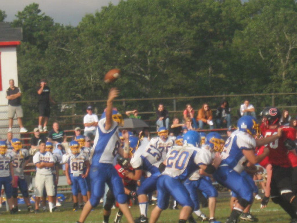 Football: Hurricanes Stymie Oakers Offense at Homecoming Game ...
