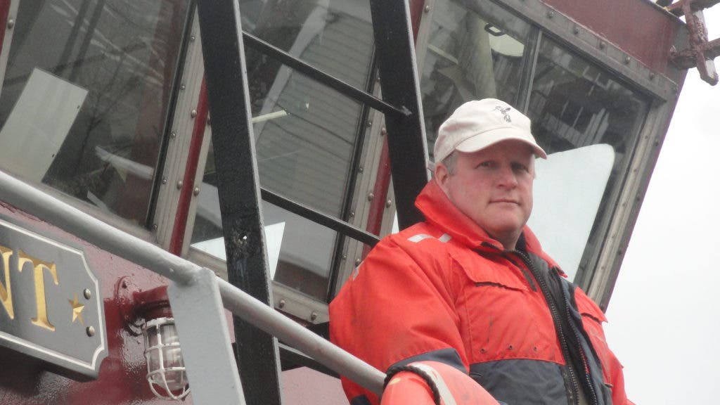 Tugboat Pilot's Great Grandfather Worked on First Memorial Bridge ...