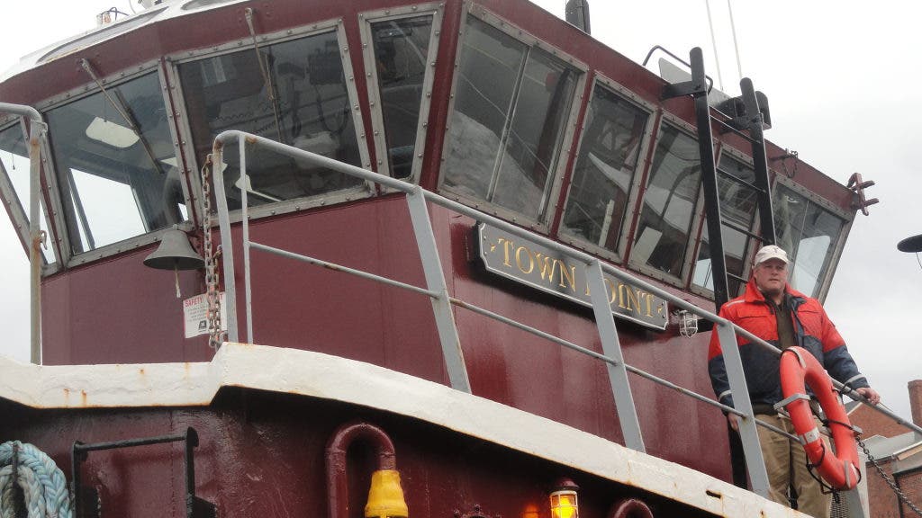 Tugboat Pilot's Great Grandfather Worked on First Memorial Bridge ...