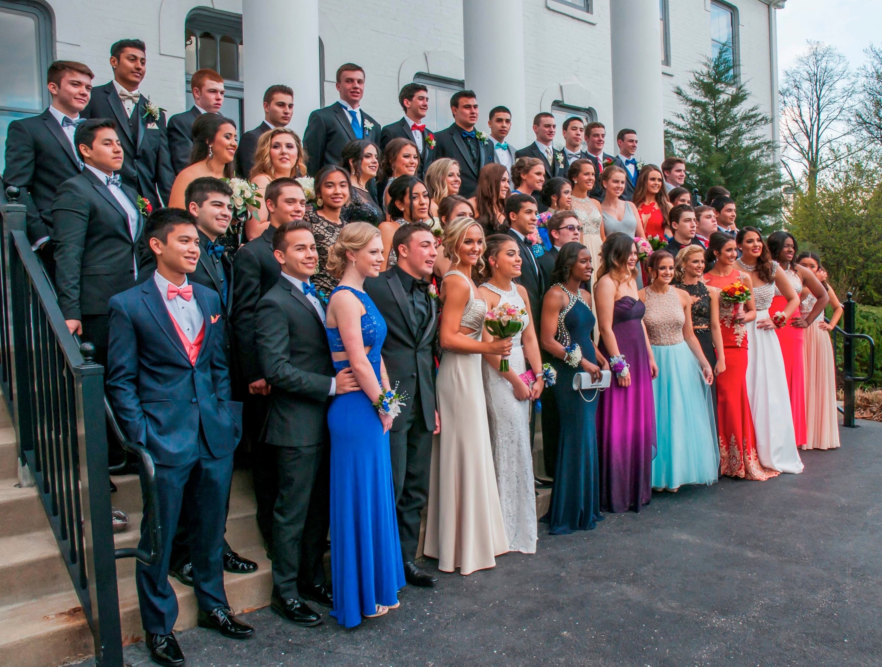 IC Catholic Prep Celebrates 2016 Senior Prom | Elmhurst, IL Patch