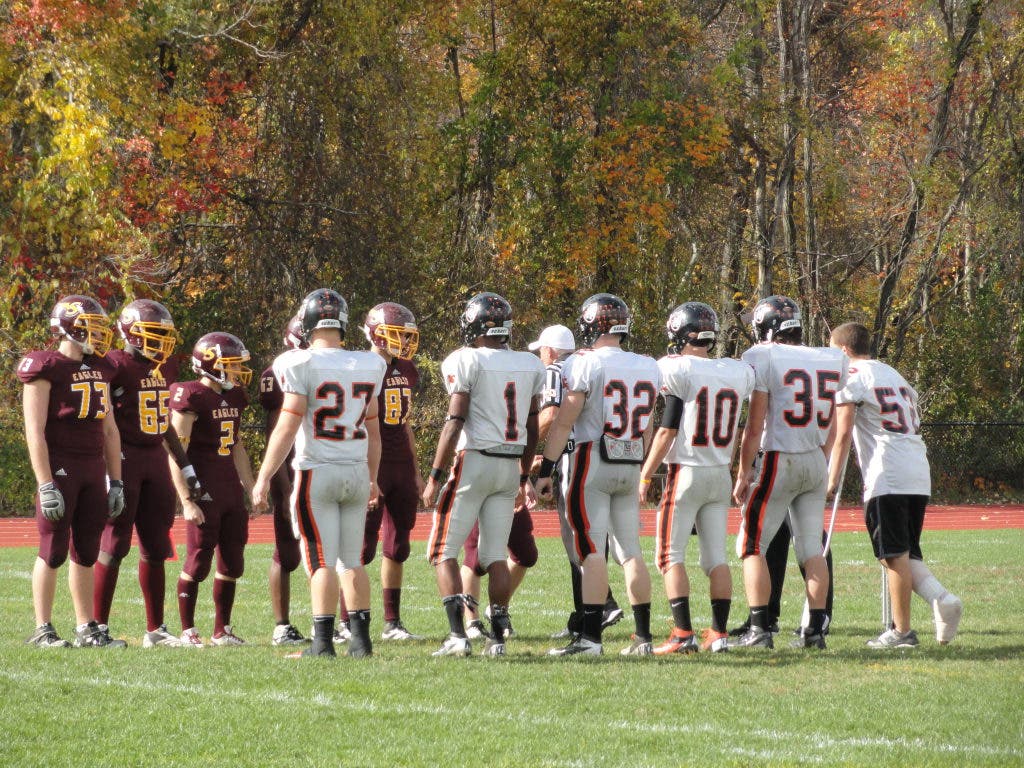 PHOTOS: Comeback Win Gives Sharon High Football Davenport Division Lead ...