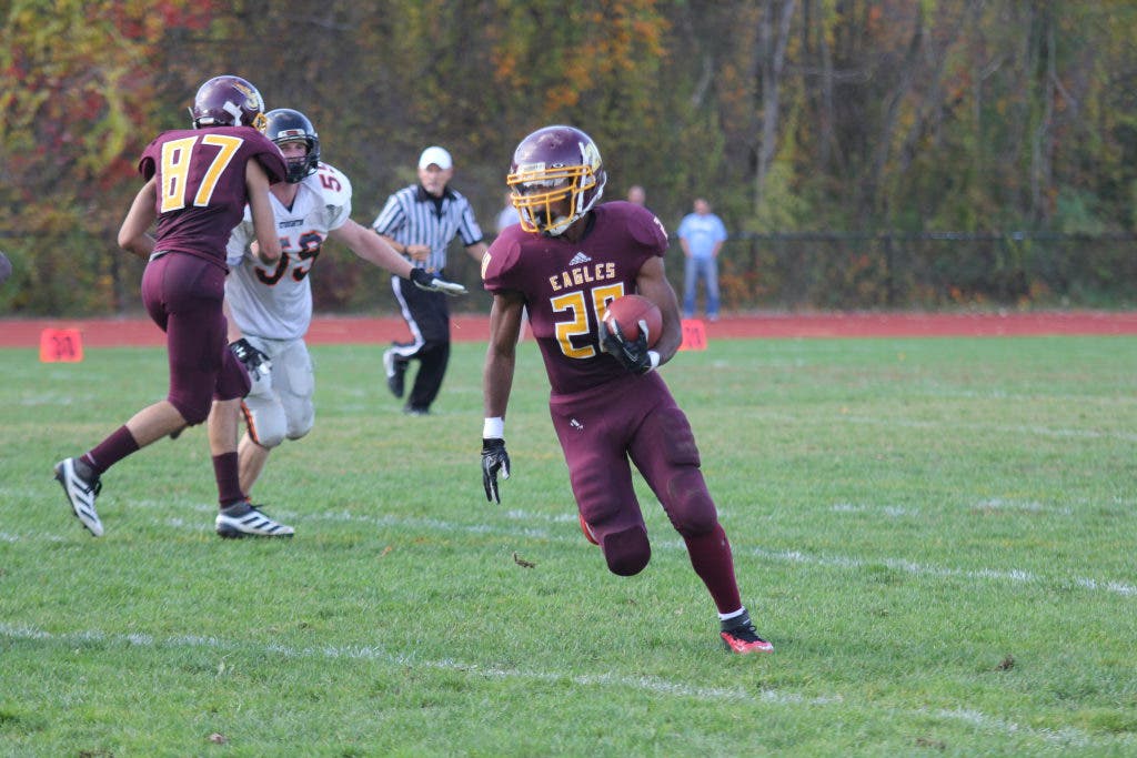 PHOTOS: Comeback Win Gives Sharon High Football Davenport Division Lead ...