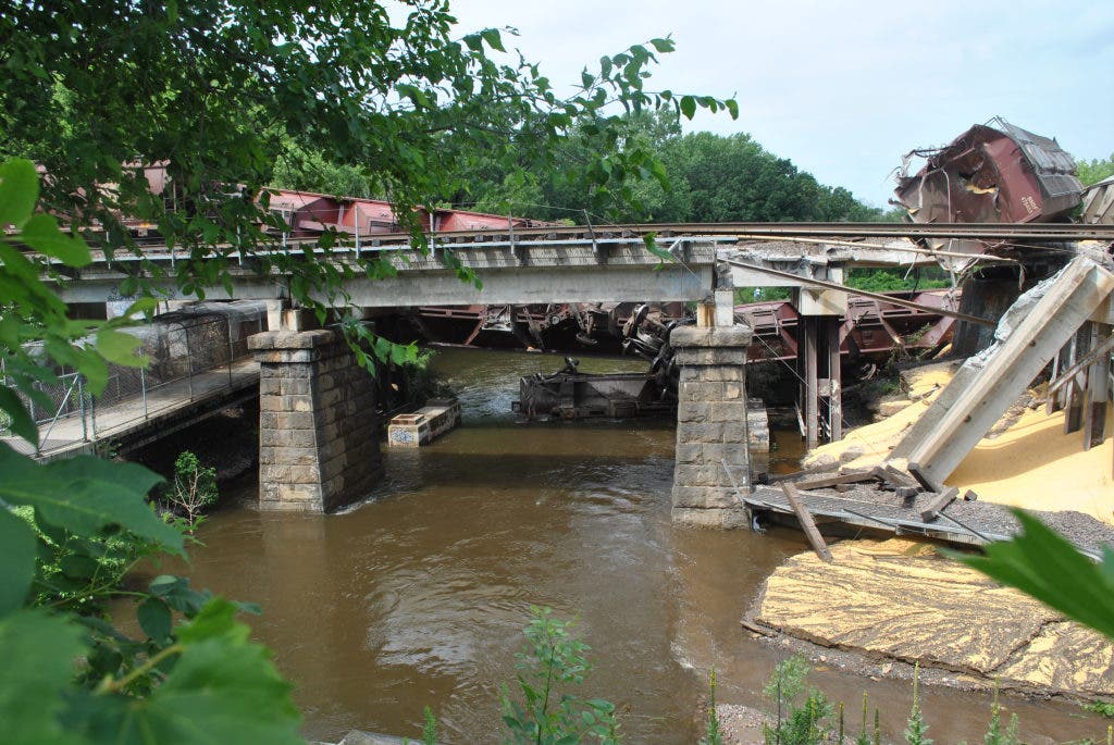 FREIGHT TRAIN DERAILS IN FRIDLEY: Bridge damaged at Locke Lake ...