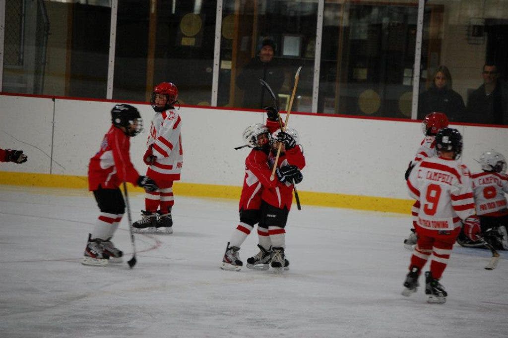 Tewksbury Redmen Mites Hockey Team Continue Winning Streak - Sweep ...