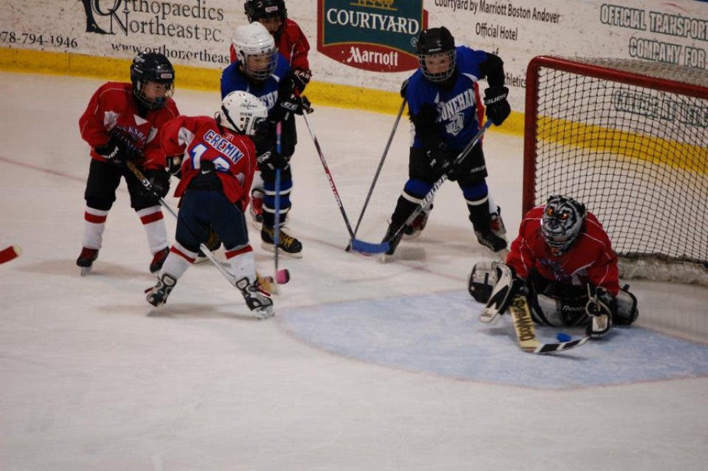 Tewksbury Redmen Mites Hockey Team Runs Win Streak to 6, Beats Stoneham ...